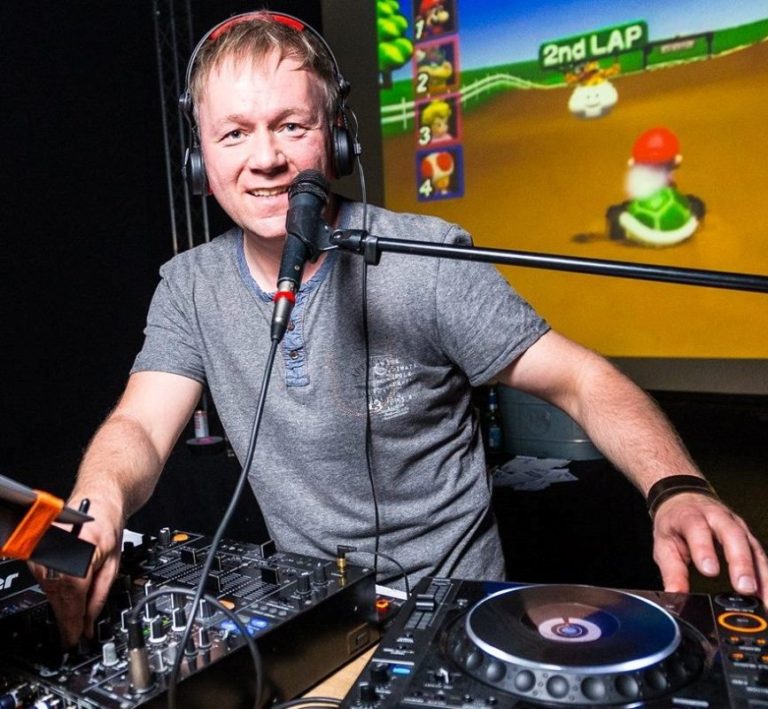 Feiern, Tanzen und FlirtenÜber 30-Party im Palais im Park - Bückeburg ...